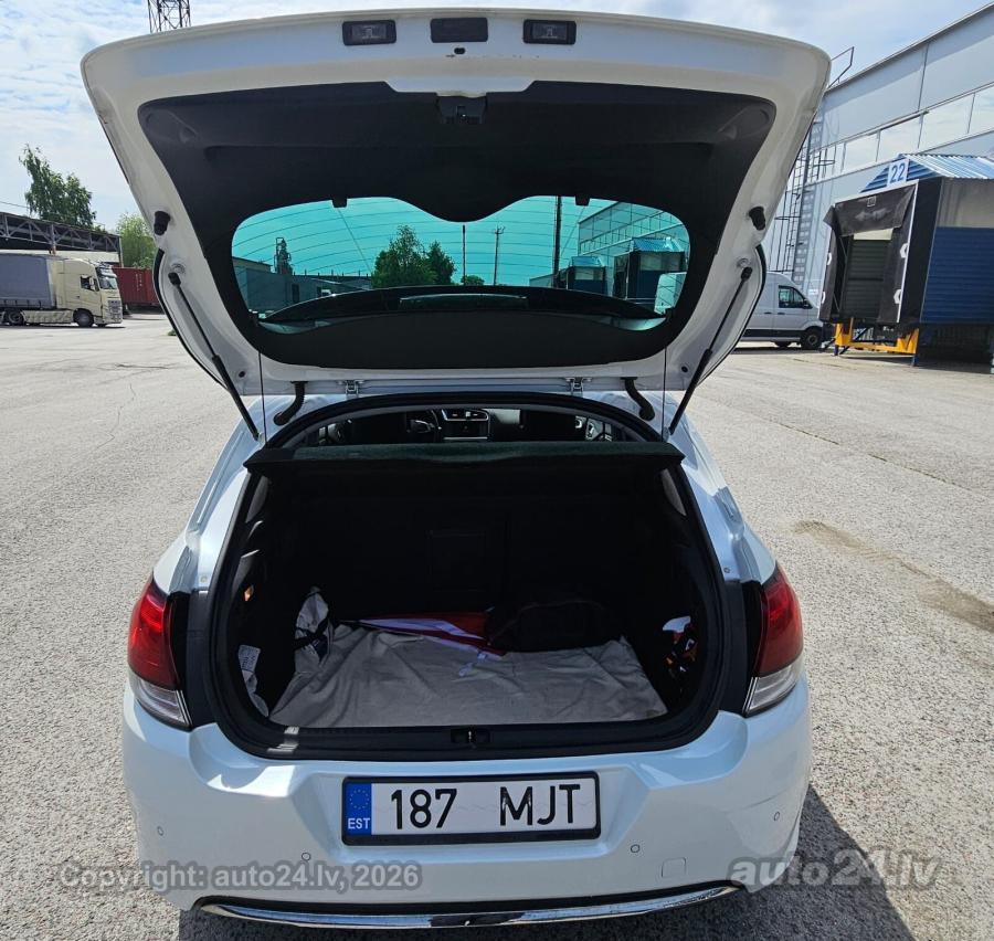Balts Citroen C4 2016 Tallina, ar dzinēja tilpumu 1.20 L un nobraukumu 119 tūkst. km par 7000 €, foto 7 vietnē AUTOMOTO.COM.LV