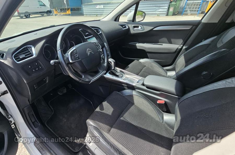 Balts Citroen C4 2016 Tallina, ar dzinēja tilpumu 1.20 L un nobraukumu 119 tūkst. km par 7000 €, foto 8 vietnē AUTOMOTO.COM.LV