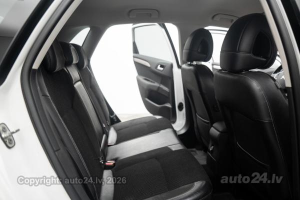 White Citroen C4 2016 in Tallinn, with an engine capacity of 1.20 L and mileage of 168 thousand km for 5899 €, photo 10 on AUTOMOTO.COM.LV