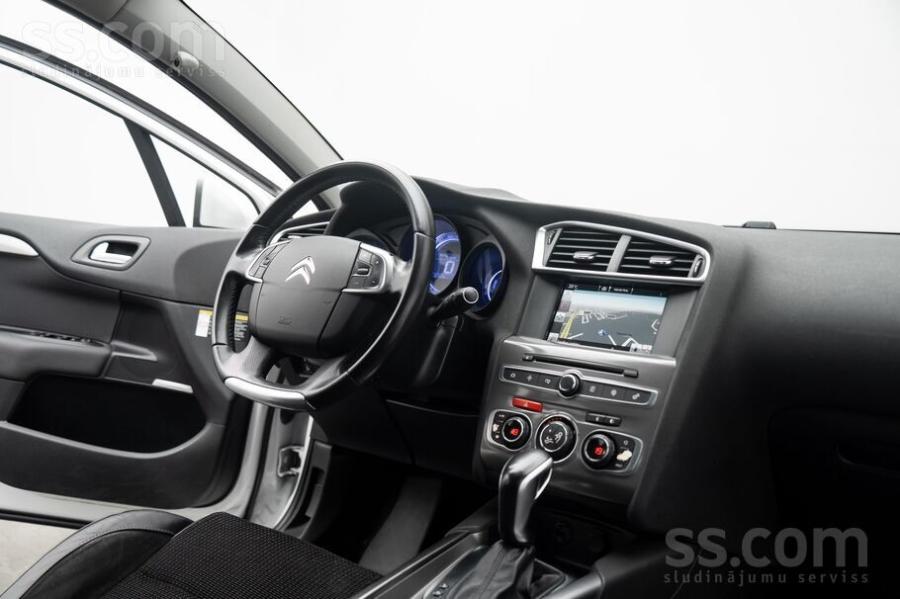 Balts Citroen C4 2016 Tallina, ar dzinēja tilpumu 1.20 L un nobraukumu 168 tūkst. km par 5499 €, foto 14 vietnē AUTOMOTO.COM.LV
