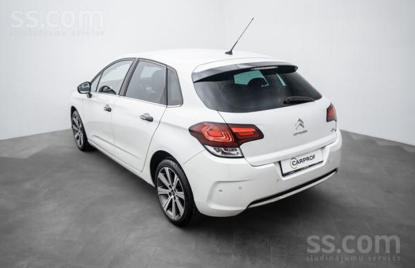 White Citroen C4 2016 in Tallinn, with an engine capacity of 1.20 L and mileage of 168 thousand km for 5499 €, photo 8 on AUTOMOTO.COM.LV