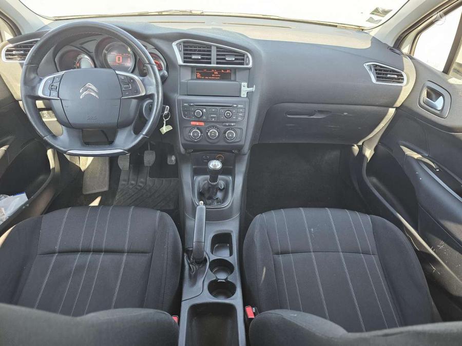 Balts Citroen C4 2016 Tauragė, ar dzinēja tilpumu 1.56 L un nobraukumu 231 tūkst. km par 2500 €, foto 8 vietnē AUTOMOTO.COM.LV