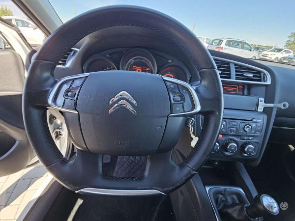Balts Citroen C4 2016 Tauragė, ar dzinēja tilpumu 1.56 L un nobraukumu 231 tūkst. km par 2500 €, foto 10 vietnē AUTOMOTO.COM.LV