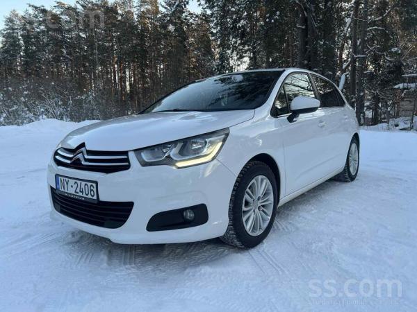 White Citroen C4 2017 in Daugavpils, with an engine capacity of 1.60 L and mileage of 265 thousand km for 7100 €, photo 1 on AUTOMOTO.COM.LV