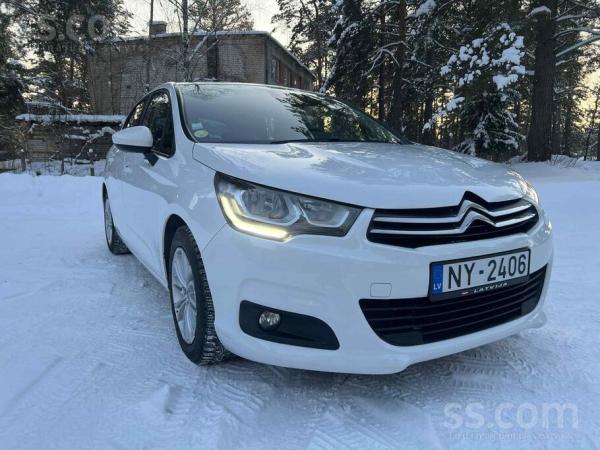 White Citroen C4 2017 in Daugavpils, with an engine capacity of 1.60 L and mileage of 265 thousand km for 7100 €, photo 2 on AUTOMOTO.COM.LV