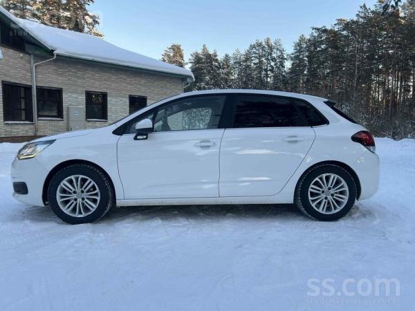 White Citroen C4 2017 in Daugavpils, with an engine capacity of 1.60 L and mileage of 265 thousand km for 7100 €, photo 5 on AUTOMOTO.COM.LV
