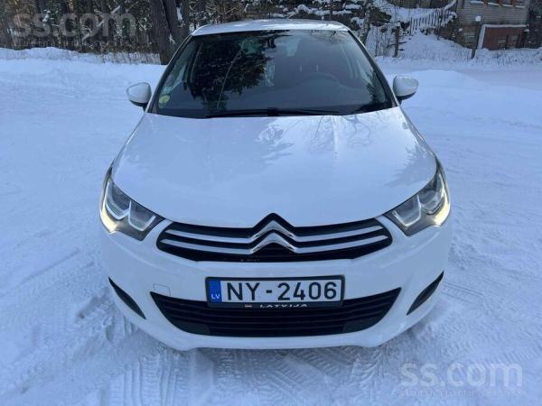 White Citroen C4 2017 in Daugavpils, with an engine capacity of 1.60 L and mileage of 265 thousand km for 7100 €, photo 7 on AUTOMOTO.COM.LV