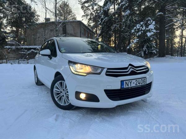 White Citroen C4 2017 in Daugavpils, with an engine capacity of 1.60 L and mileage of 265 thousand km for 7100 €, photo 8 on AUTOMOTO.COM.LV
