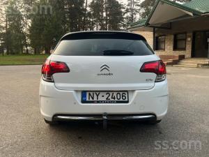 White Citroen C4 2017 in Daugavpils, with an engine capacity of 1.60 L and mileage of 253 thousand km for 6200 €, photo 5 on AUTOMOTO.COM.LV
