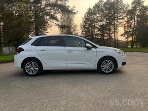 White Citroen C4 2017 in Daugavpils, with an engine capacity of 1.60 L and mileage of 253 thousand km for 6200 €, photo 7 on AUTOMOTO.COM.LV
