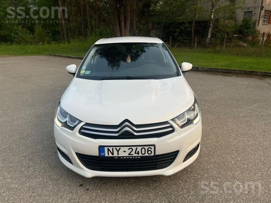 White Citroen C4 2017 in Daugavpils, with an engine capacity of 1.60 L and mileage of 253 thousand km for 6200 €, photo 9 on AUTOMOTO.COM.LV