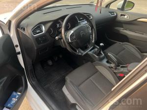 White Citroen C4 2017 in Daugavpils, with an engine capacity of 1.60 L and mileage of 253 thousand km for 6200 €, photo 14 on AUTOMOTO.COM.LV