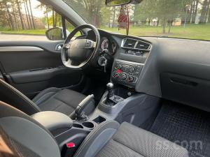 White Citroen C4 2017 in Daugavpils, with an engine capacity of 1.60 L and mileage of 253 thousand km for 6200 €, photo 19 on AUTOMOTO.COM.LV
