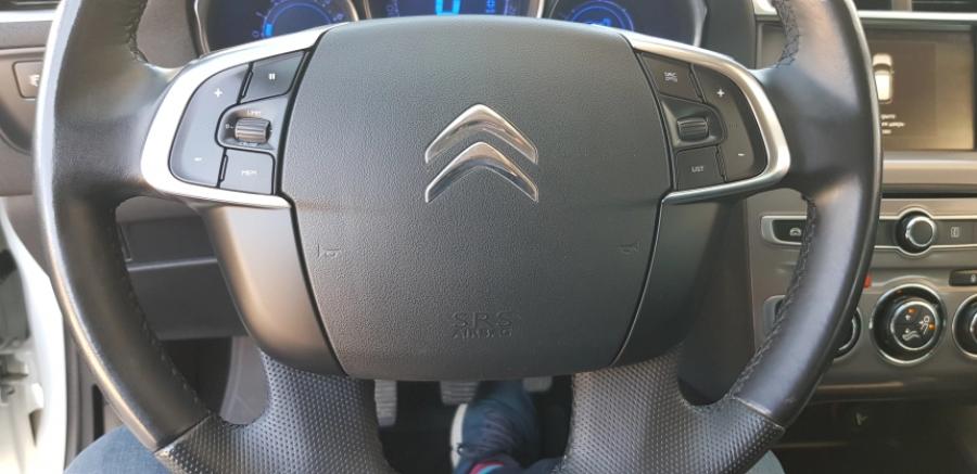 White Citroen C4 2017 in Riga, with an engine capacity of 1.20 L and mileage of 95 thousand km for 7500 €, photo 15 on AUTOMOTO.COM.LV