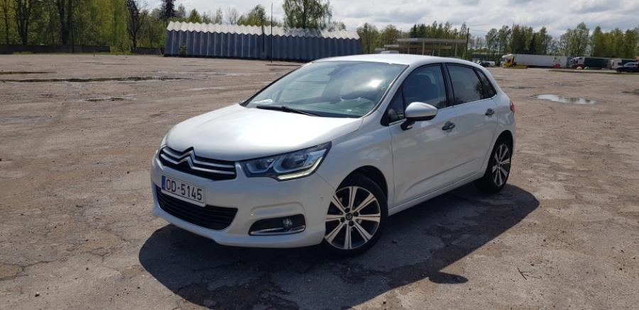 White Citroen C4 2017 in Riga, with an engine capacity of 1.20 L and mileage of 95 thousand km for 7500 €, photo 21 on AUTOMOTO.COM.LV