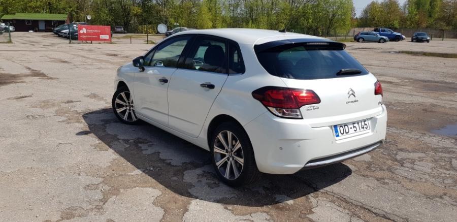White Citroen C4 2017 in Riga, with an engine capacity of 1.20 L and mileage of 95 thousand km for 7500 €, photo 22 on AUTOMOTO.COM.LV