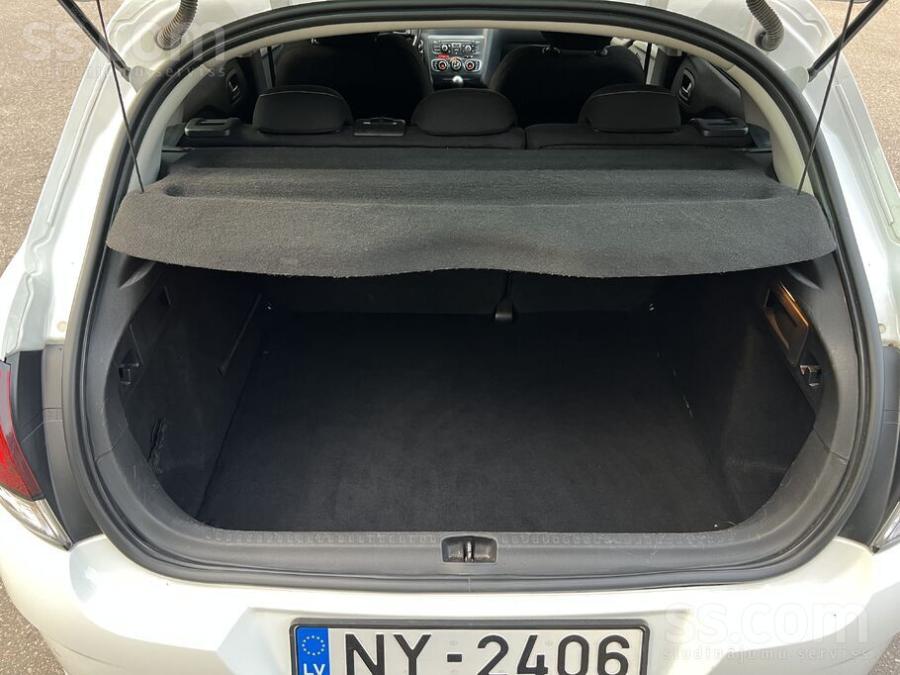 Balts Citroen C4 2017 Daugavpils, ar dzinēja tilpumu 1.60 L un nobraukumu 276 tūkst. km par 4500 €, foto 9 vietnē AUTOMOTO.COM.LV
