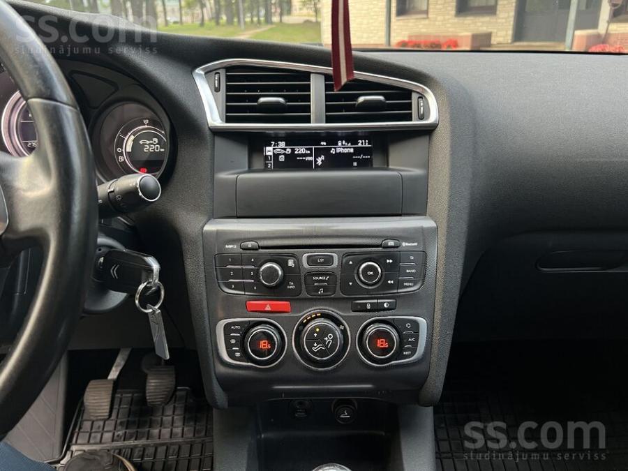 Balts Citroen C4 2017 Daugavpils, ar dzinēja tilpumu 1.60 L un nobraukumu 276 tūkst. km par 4500 €, foto 18 vietnē AUTOMOTO.COM.LV