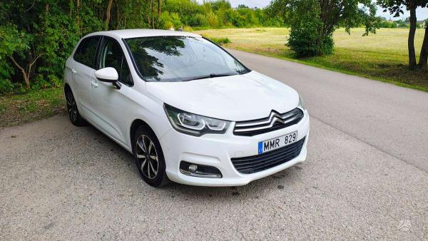 White Citroen C4 2017 in Kaunas, with an engine capacity of 1.56 L and mileage of 274 thousand km for 4000 €, photo 1 on AUTOMOTO.COM.LV