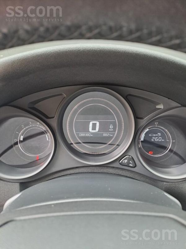 Balts Citroen C4 2017 Ogre, ar dzinēja tilpumu 1.20 L un nobraukumu 88 tūkst. km par 6200 €, foto 9 vietnē AUTOMOTO.COM.LV