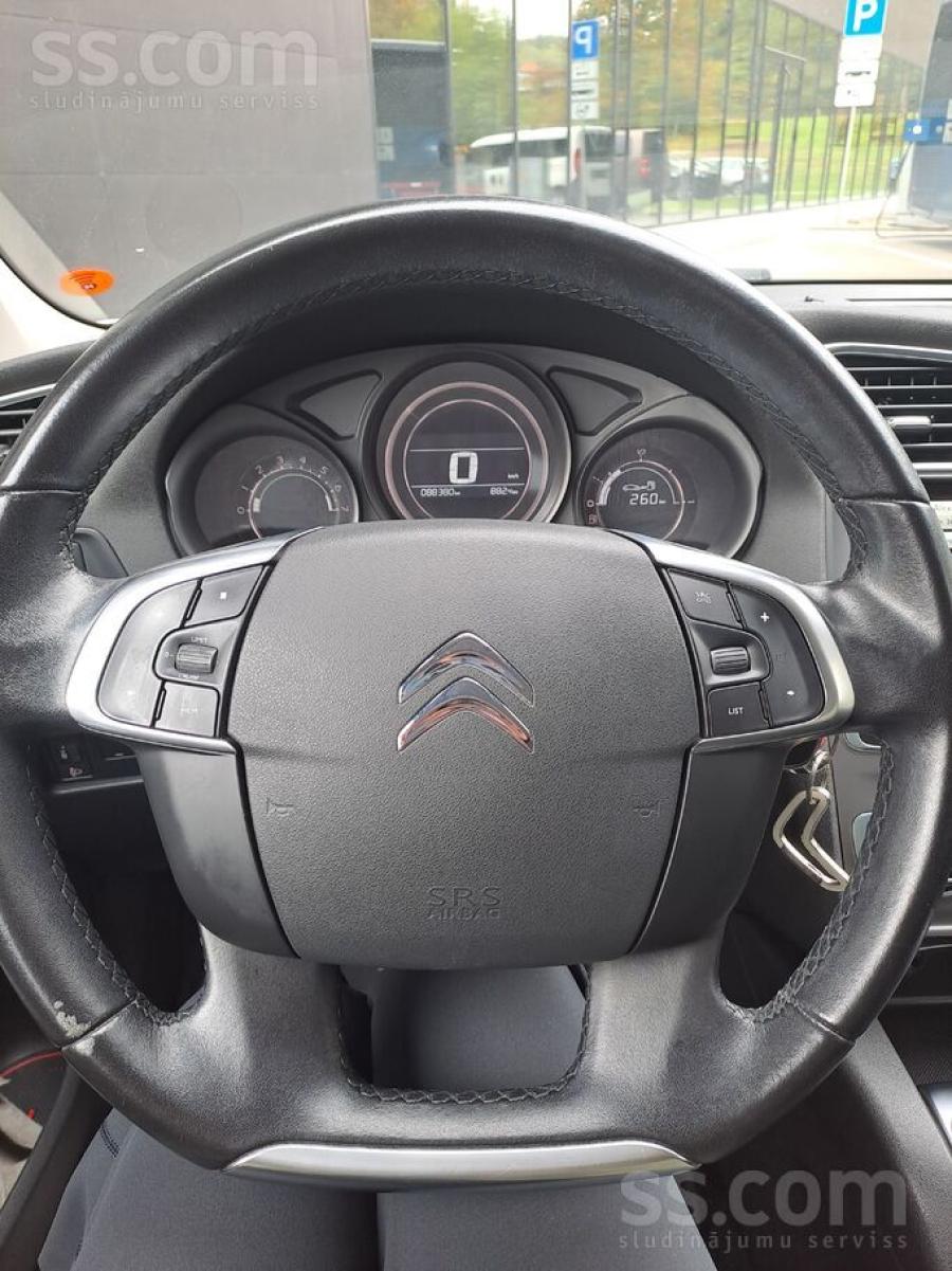 Balts Citroen C4 2017 Ogre, ar dzinēja tilpumu 1.20 L un nobraukumu 88 tūkst. km par 6200 €, foto 10 vietnē AUTOMOTO.COM.LV