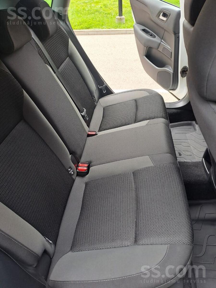 Balts Citroen C4 2017 Ogre, ar dzinēja tilpumu 1.20 L un nobraukumu 88 tūkst. km par 6200 €, foto 14 vietnē AUTOMOTO.COM.LV