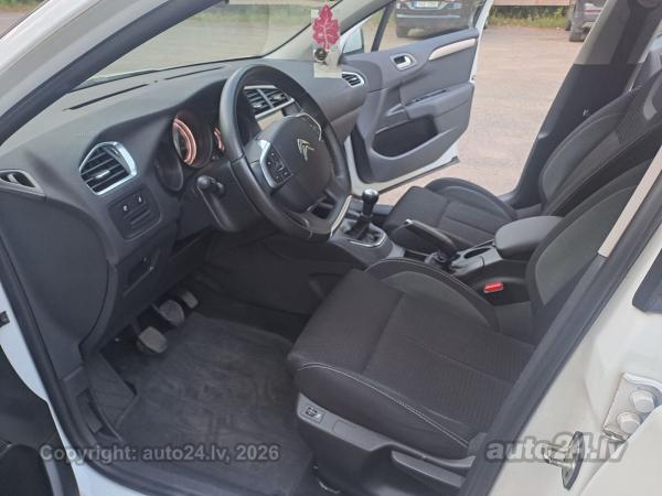 White Citroen C4 2018 in Tallinn, with an engine capacity of 1.60 L and mileage of 158 thousand km for 6500 €, photo 10 on AUTOMOTO.COM.LV