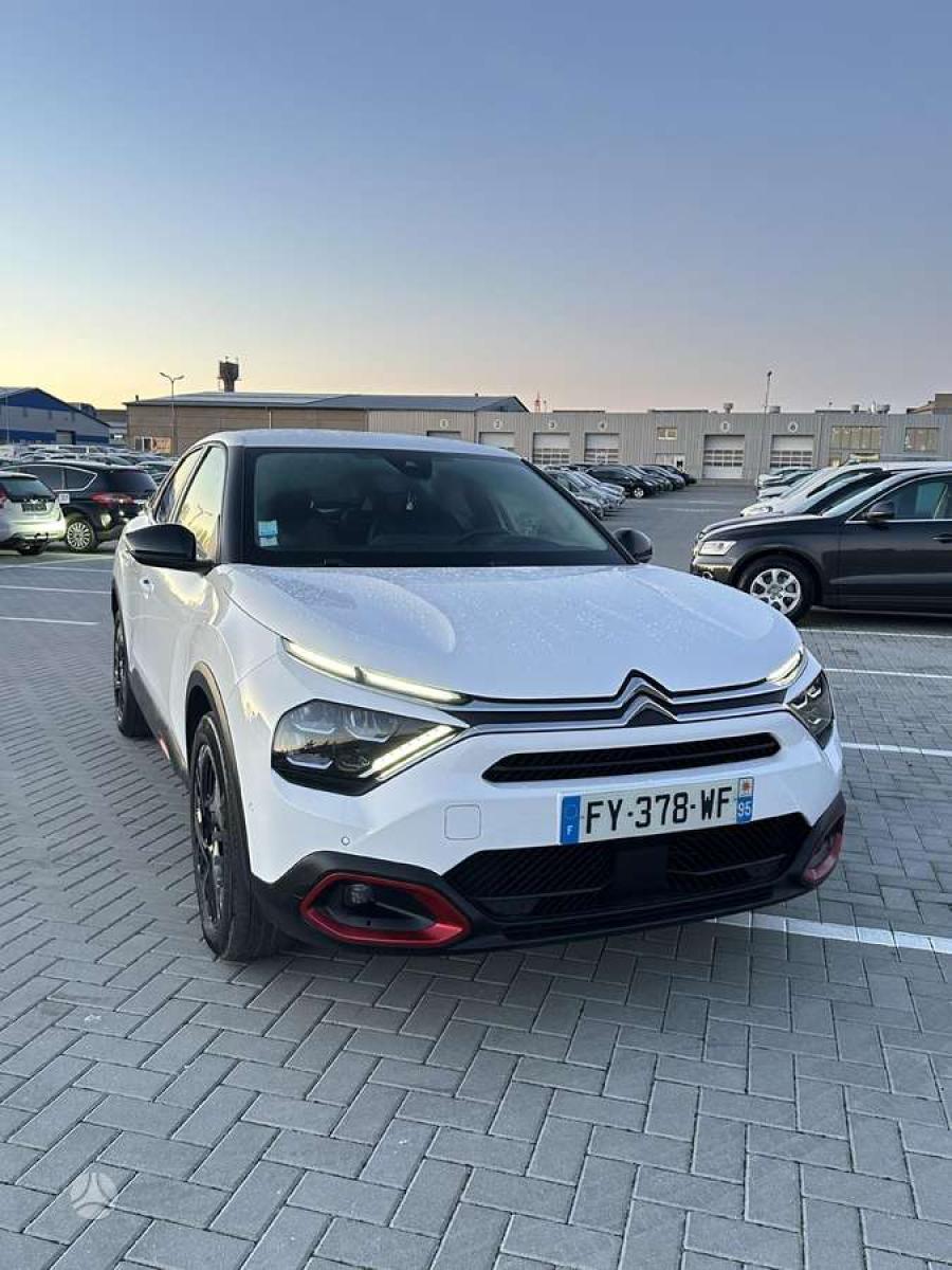 White Citroen C4 2021 in Taurage, with an engine capacity of 1.50 L and mileage of 208 thousand km for 10950 €, photo 4 on AUTOMOTO.COM.LV