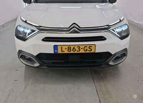 Balts Citroen C4 2021 Viļņa, ar dzinēja tilpumu 1.20 L un nobraukumu 190 tūkst. km par 9350 €, foto 3 vietnē AUTOMOTO.COM.LV