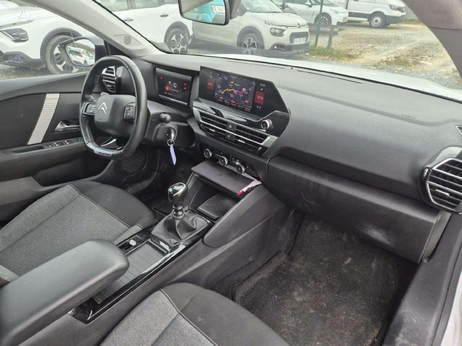 Balts Citroen C4 2021 Panevēža, ar dzinēja tilpumu 1.50 L un nobraukumu 181 tūkst. km par 9100 €, foto 5 vietnē AUTOMOTO.COM.LV