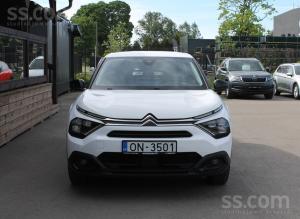 White Citroen C4 2021 in Riga, with an engine capacity of 1.50 L and mileage of 0 thousand km for 11990 €, photo 4 on AUTOMOTO.COM.LV