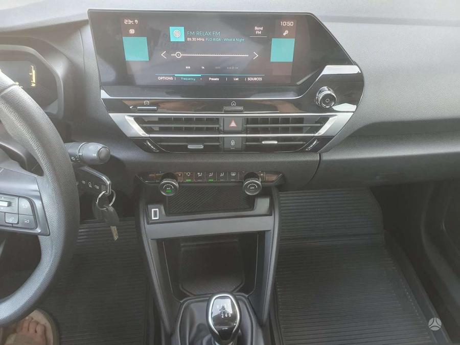 White Citroen C4 2021 in Taurage, with an engine capacity of 1.50 L and mileage of 297 thousand km for 8350 €, photo 26 on AUTOMOTO.COM.LV
