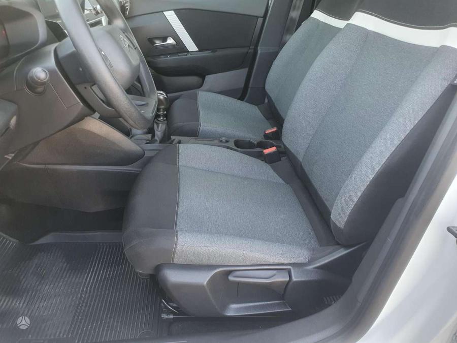 White Citroen C4 2021 in Taurage, with an engine capacity of 1.50 L and mileage of 297 thousand km for 8350 €, photo 38 on AUTOMOTO.COM.LV