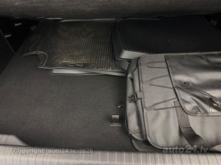 Balts Citroen C4 2021 Tallina, ar dzinēja tilpumu 1.20 L un nobraukumu 73 tūkst. km par 14900 €, foto 8 vietnē AUTOMOTO.COM.LV