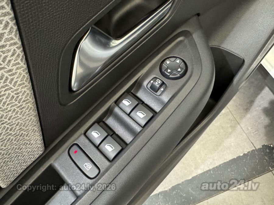 Balts Citroen C4 2021 Tallina, ar dzinēja tilpumu 1.20 L un nobraukumu 73 tūkst. km par 14900 €, foto 10 vietnē AUTOMOTO.COM.LV