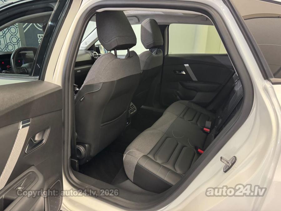 Balts Citroen C4 2021 Tallina, ar dzinēja tilpumu 1.20 L un nobraukumu 73 tūkst. km par 14900 €, foto 27 vietnē AUTOMOTO.COM.LV