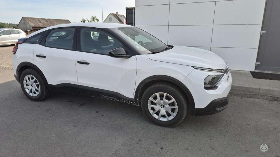White Citroen C4 2022 in Taurage, with an engine capacity of 1.50 L and mileage of 182 thousand km for 8200 €, photo 4 on AUTOMOTO.COM.LV