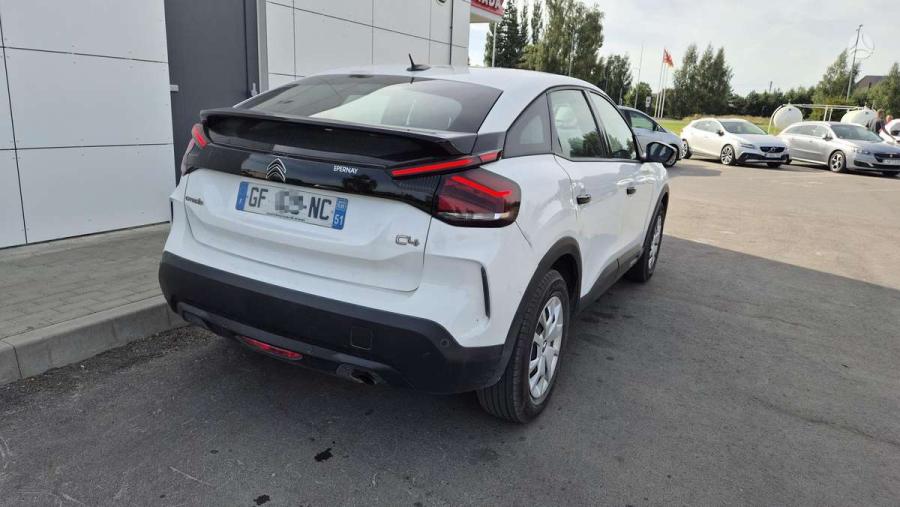 White Citroen C4 2022 in Taurage, with an engine capacity of 1.50 L and mileage of 182 thousand km for 8200 €, photo 6 on AUTOMOTO.COM.LV