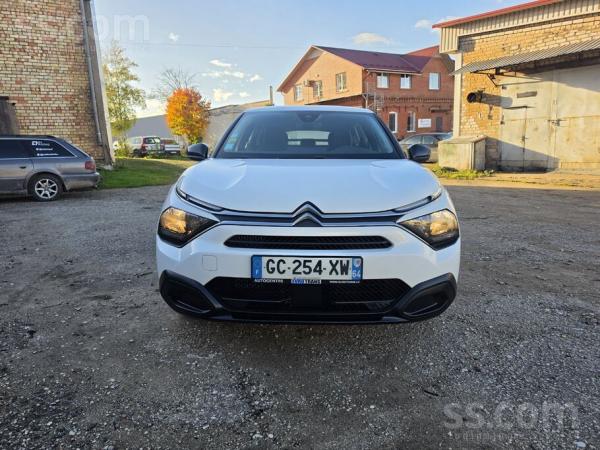 Citroen C4 2022 in Rezekne on AUTOMOTO.COM.LV White Citroen C4 2022 in Rezekne, with an engine capacity of 1.50 L and mileage of 0 thousand km for 10500 €, photo 8 on AUTOMOTO.COM.LV