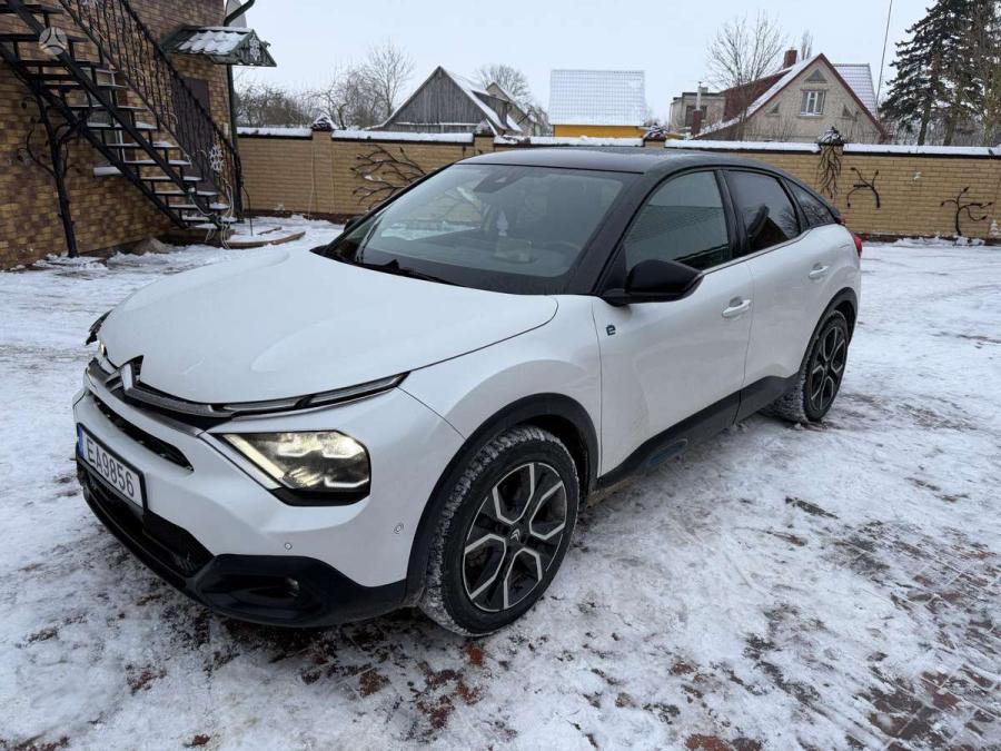 Balts Citroen C4 2023 Pasvalys, ar dzinēja tilpumu 0.00 L un nobraukumu 18 tūkst. km par 13600 €, foto 1 vietnē AUTOMOTO.COM.LV