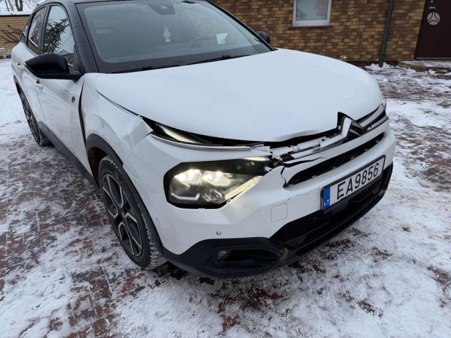 Balts Citroen C4 2023 Pasvalys, ar dzinēja tilpumu 0.00 L un nobraukumu 18 tūkst. km par 13600 €, foto 5 vietnē AUTOMOTO.COM.LV