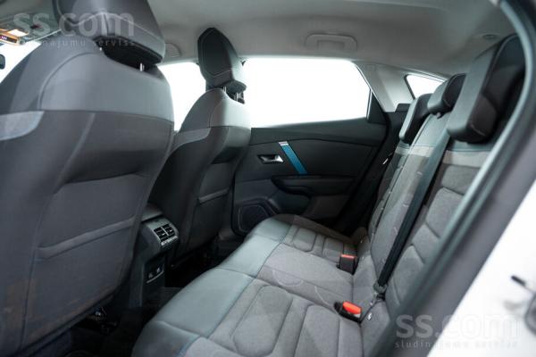 Balts Citroen C4 2023 Rīga, ar dzinēja tilpumu 1.60 L un nobraukumu 103 tūkst. km par 19900 €, foto 8 vietnē AUTOMOTO.COM.LV