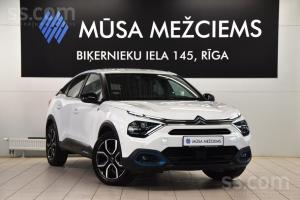 Белый Ситроен С4 2023 в Рига, объемом двигателя 1.50 л и пробегом 61 тыс. км за 20990 €, фото 4 на AUTOMOTO.COM.LV