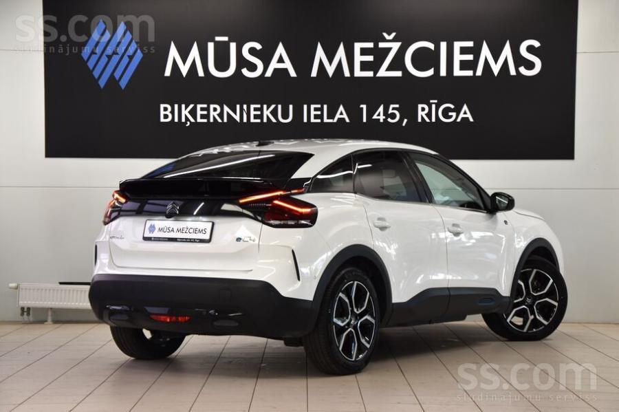 Белый Ситроен С4 2023 в Рига, объемом двигателя 1.50 л и пробегом 61 тыс. км за 20990 €, фото 7 на AUTOMOTO.COM.LV