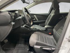 Balts Citroen C4 2024 Tallina, ar dzinēja tilpumu 1.20 L un nobraukumu 15 tūkst. km par 19900 €, foto 9 vietnē AUTOMOTO.COM.LV