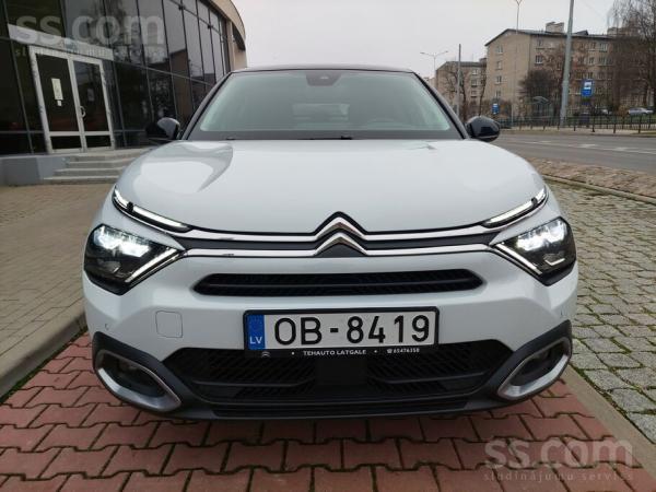 Белый Ситроен С4 2024 в Даугавпилс, объемом двигателя 1.20 л и пробегом 25 тыс. км за 20700 €, фото 2 на AUTOMOTO.COM.LV