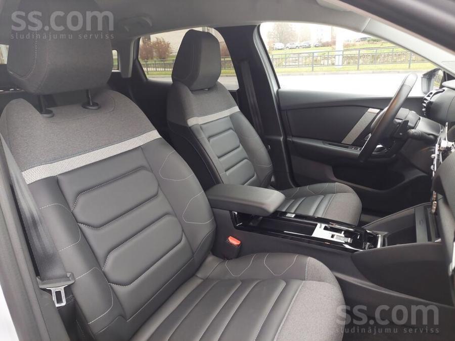 White Citroen C4 2024 in Daugavpils, with an engine capacity of 1.20 L and mileage of 25 thousand km for 20700 €, photo 9 on AUTOMOTO.COM.LV