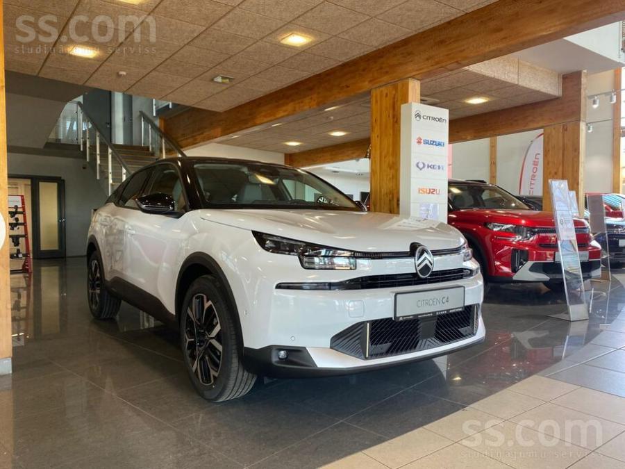 White Citroen C4 2026 in Riga, with an engine capacity of 1.20 L and mileage of 10 thousand km for 26940 €, photo 3 on AUTOMOTO.COM.LV