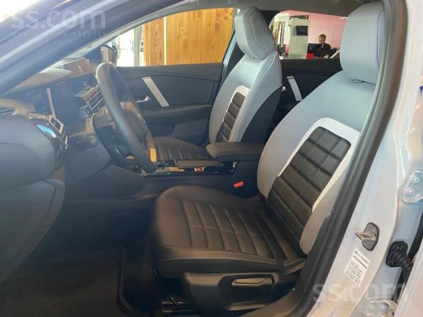 White Citroen C4 2026 in Riga, with an engine capacity of 1.20 L and mileage of 10 thousand km for 26940 €, photo 5 on AUTOMOTO.COM.LV