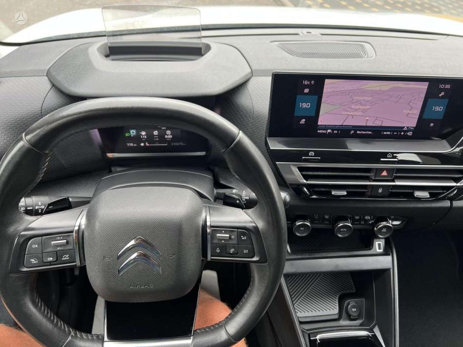 White Citroen C4 2023 in Kaunas, with an engine capacity of 1.50 L and mileage of 208 thousand km for 10999 €, photo 37 on AUTOMOTO.COM.LV